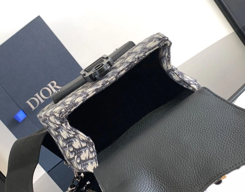 Low-cost Christian Dior Waist Chest Packs