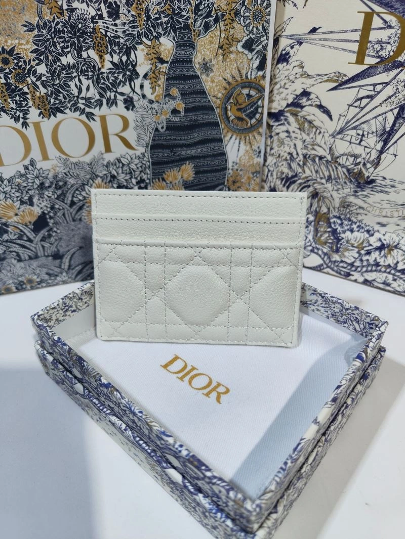 Accurate model Christian Dior Wallet