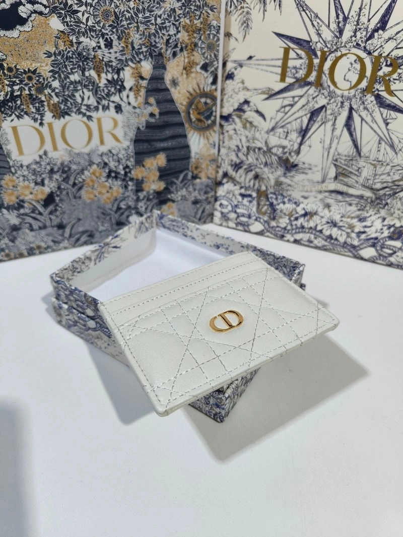Accurate model Christian Dior Wallet