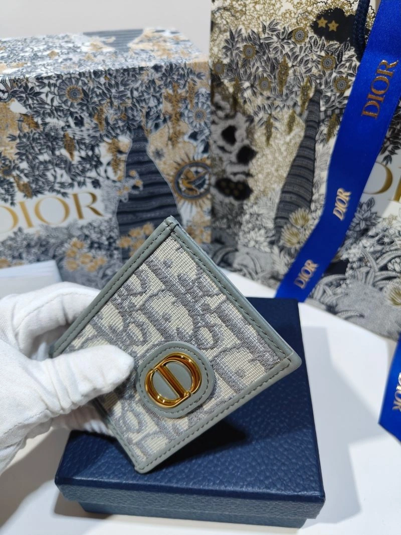 Accurate model Christian Dior Wallet