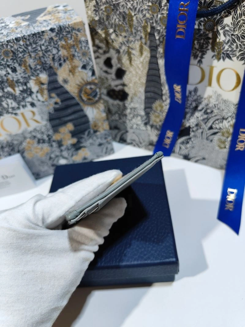 Accurate model Christian Dior Wallet