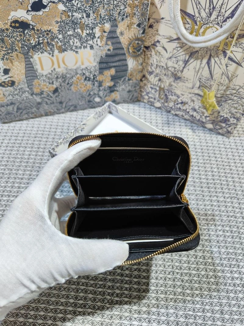 Indistinguishable Christian Dior Wallet