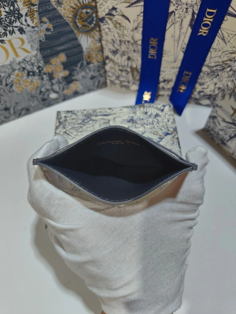 Accurate model Christian Dior Wallet