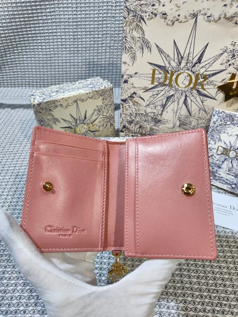 Indistinguishable Christian Dior Wallet