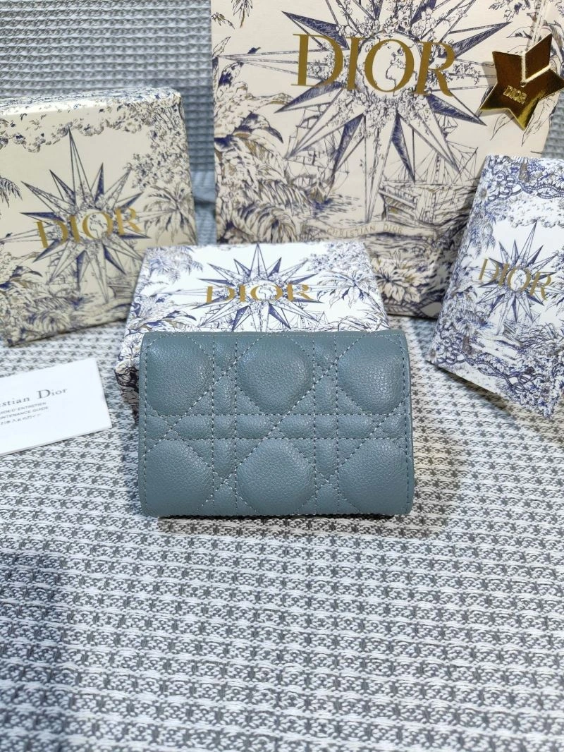 Indistinguishable Christian Dior Wallet