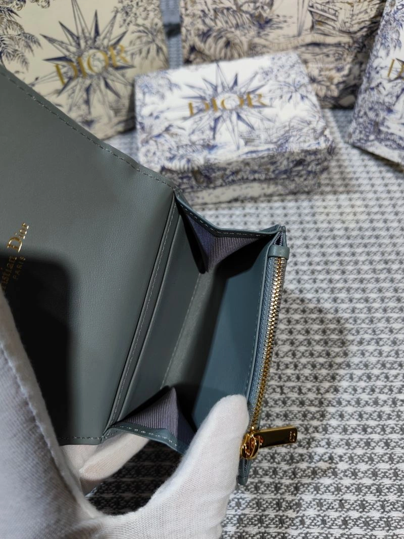 Indistinguishable Christian Dior Wallet