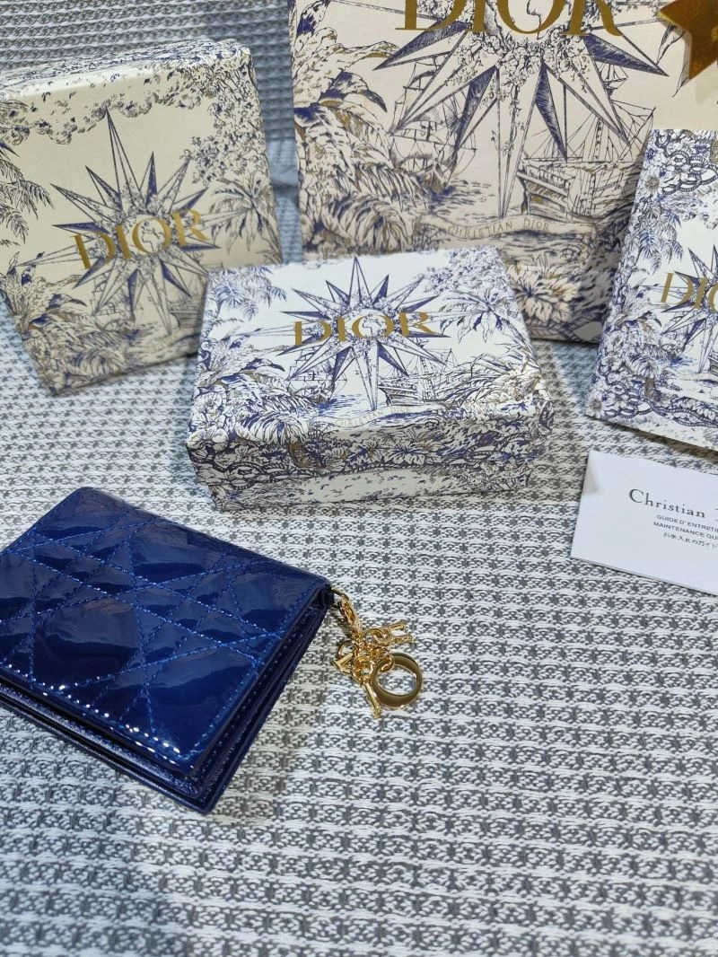 Indistinguishable Christian Dior Wallet