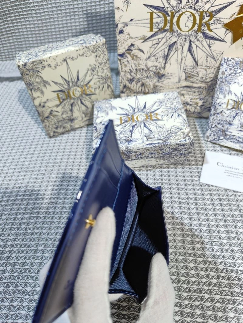 Indistinguishable Christian Dior Wallet