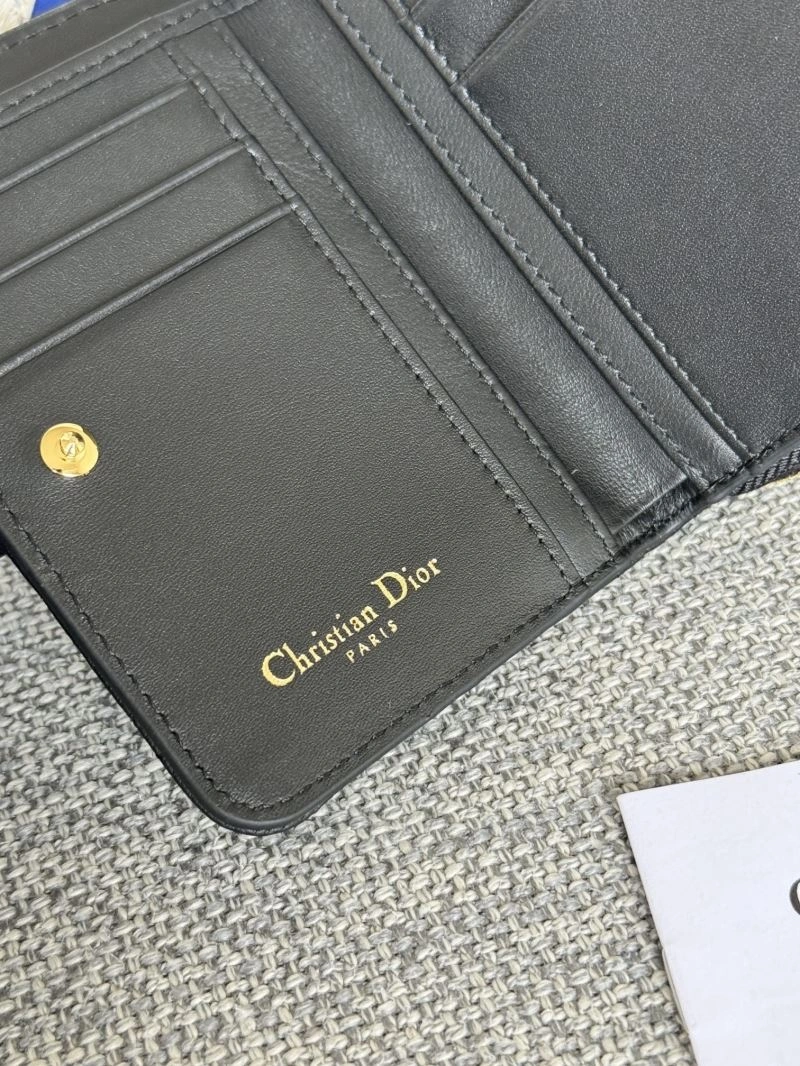 Accurate model Christian Dior Wallet