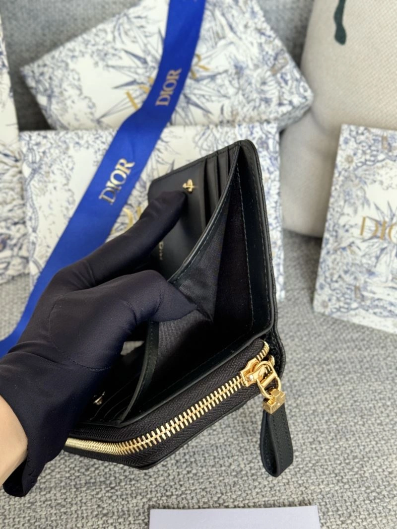 Accurate model Christian Dior Wallet