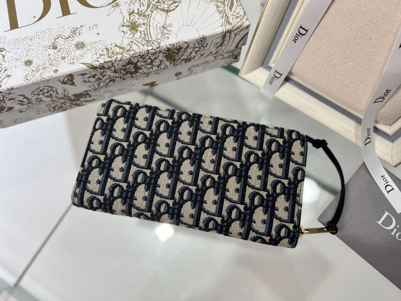 Indistinguishable Christian Dior Wallet