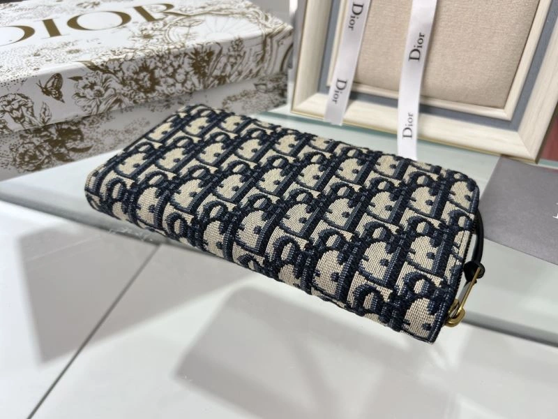 Indistinguishable Christian Dior Wallet