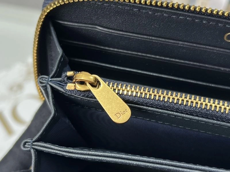 Indistinguishable Christian Dior Wallet