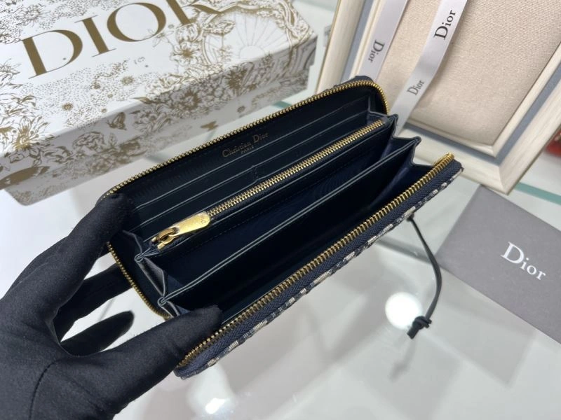 Indistinguishable Christian Dior Wallet