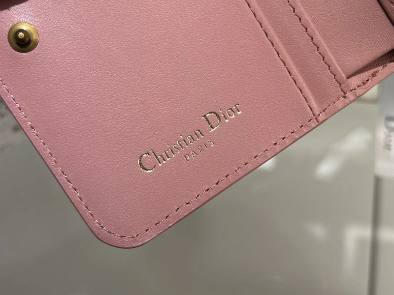 Indistinguishable Christian Dior Wallet