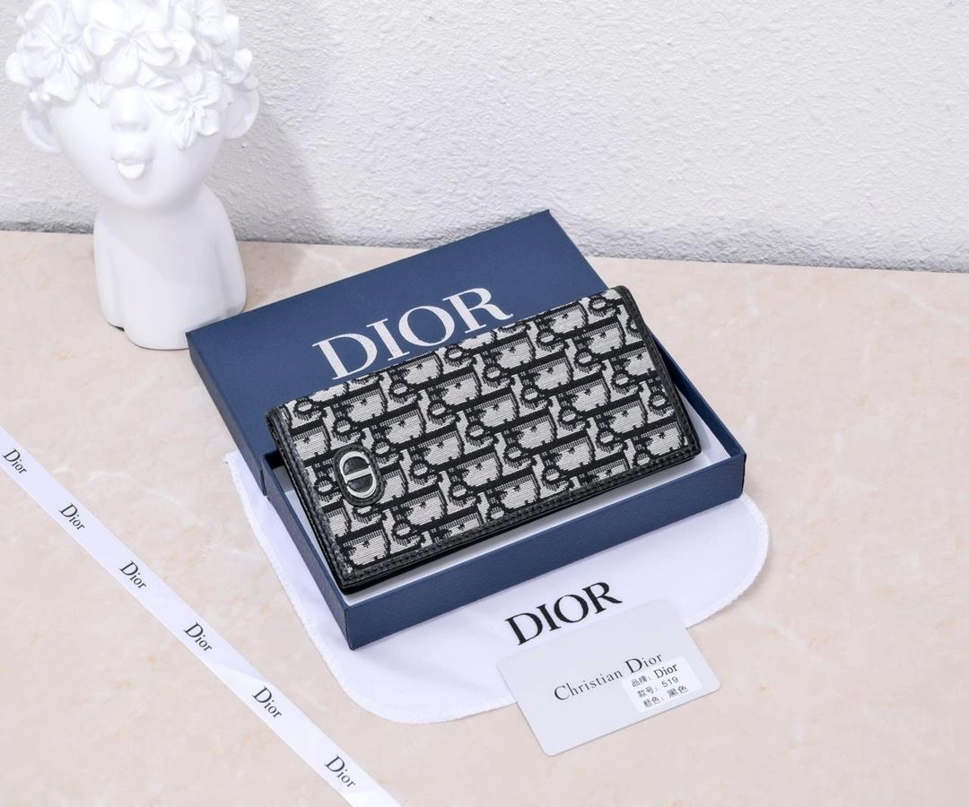 Indistinguishable Christian Dior Wallets Purse