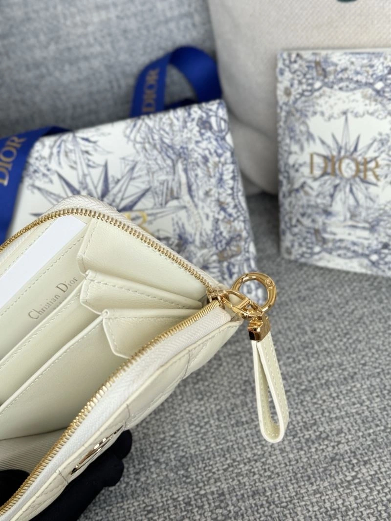 Indistinguishable Christian Dior Wallets Purse