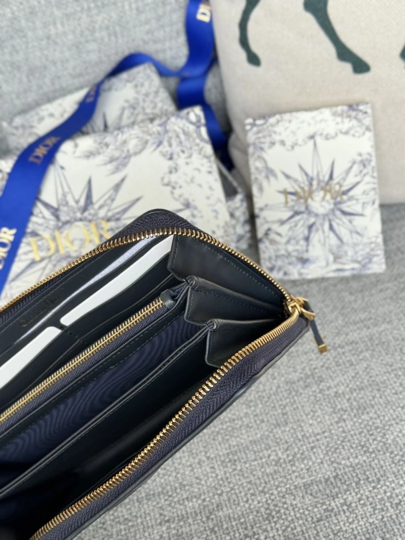 Value-priced Christian Dior Wallets Purse