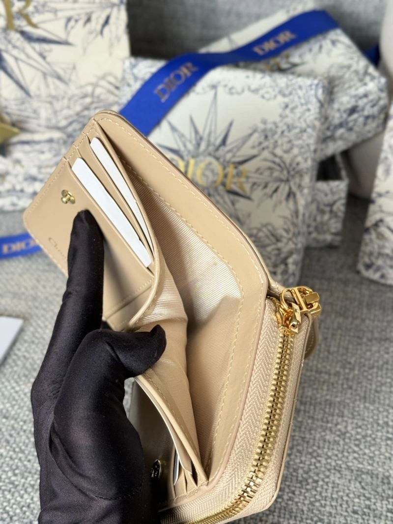 Indistinguishable Christian Dior Wallets Purse