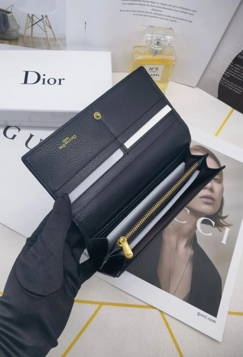 Value-priced Christian Dior Wallets Purse