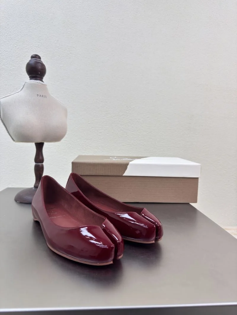 1:1 copy Christian Louboutin Flat Shoes