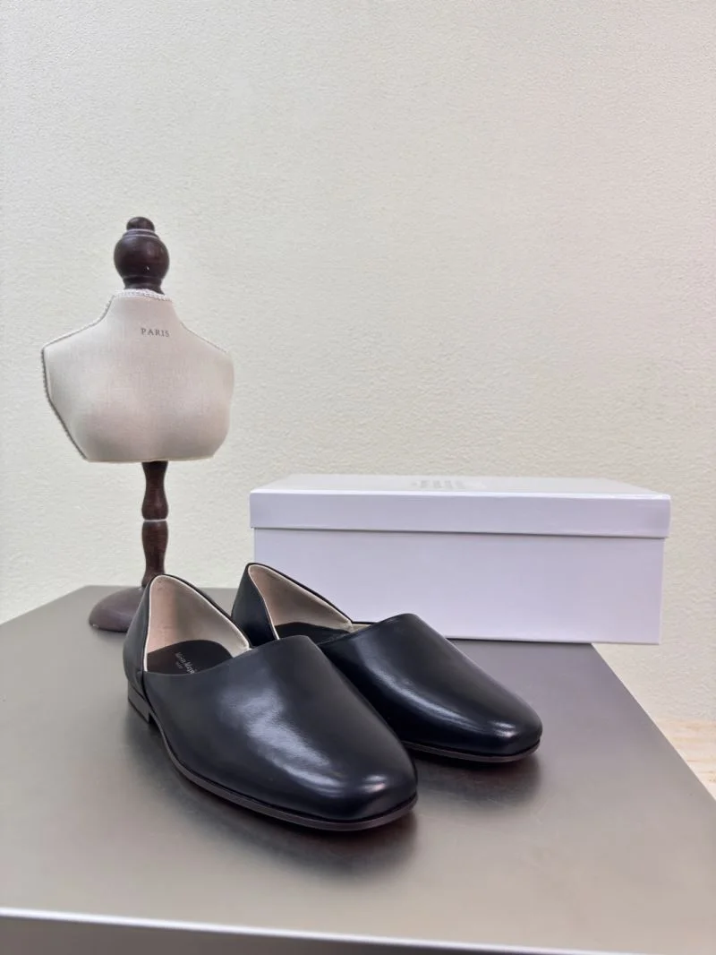 High accuracy Christian Louboutin Flat Shoes