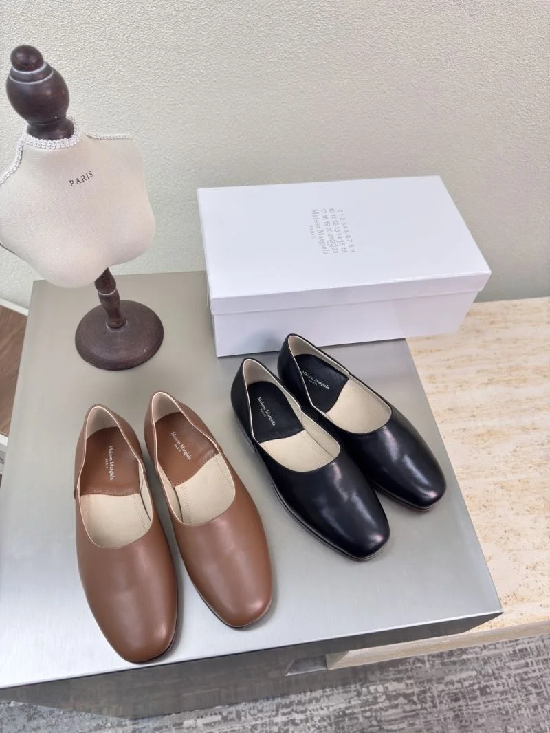 High accuracy Christian Louboutin Flat Shoes