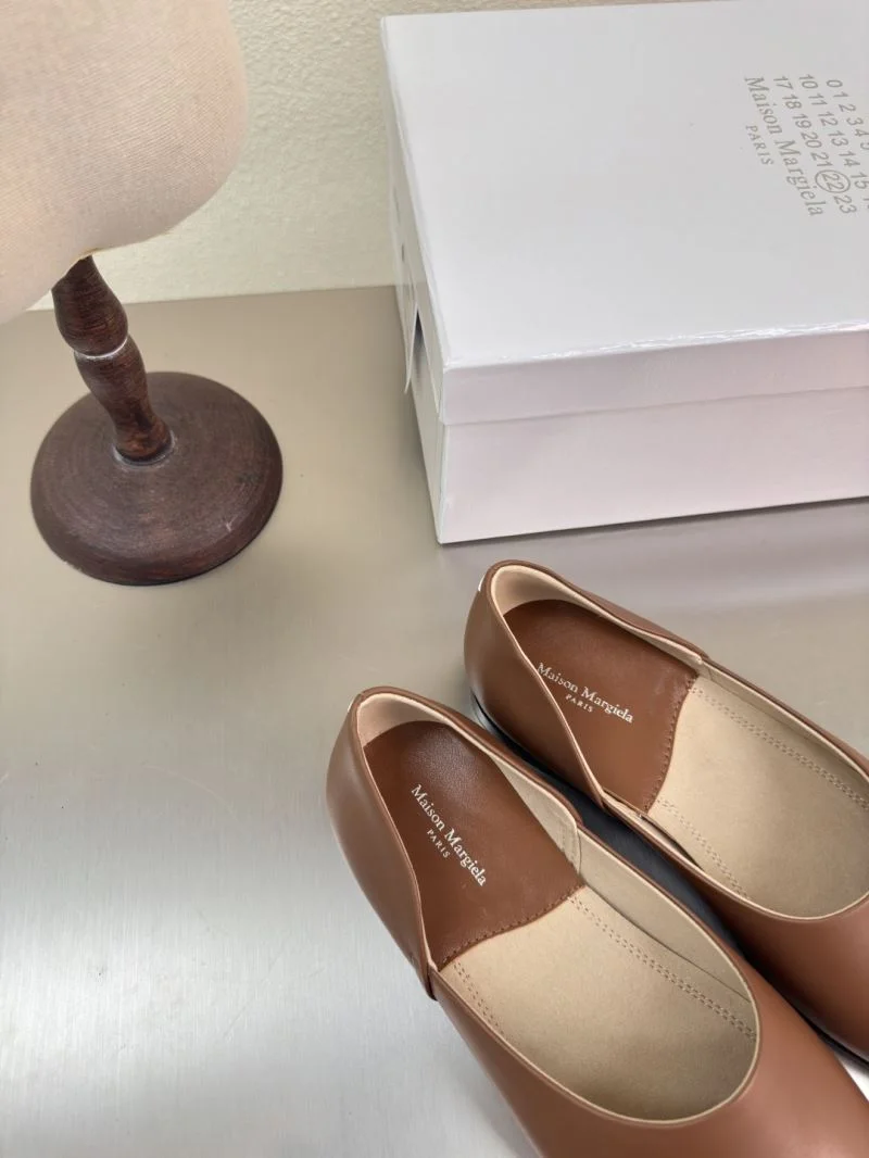 Exact replica Christian Louboutin Flat Shoes