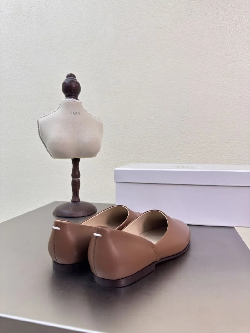 Exact replica Christian Louboutin Flat Shoes