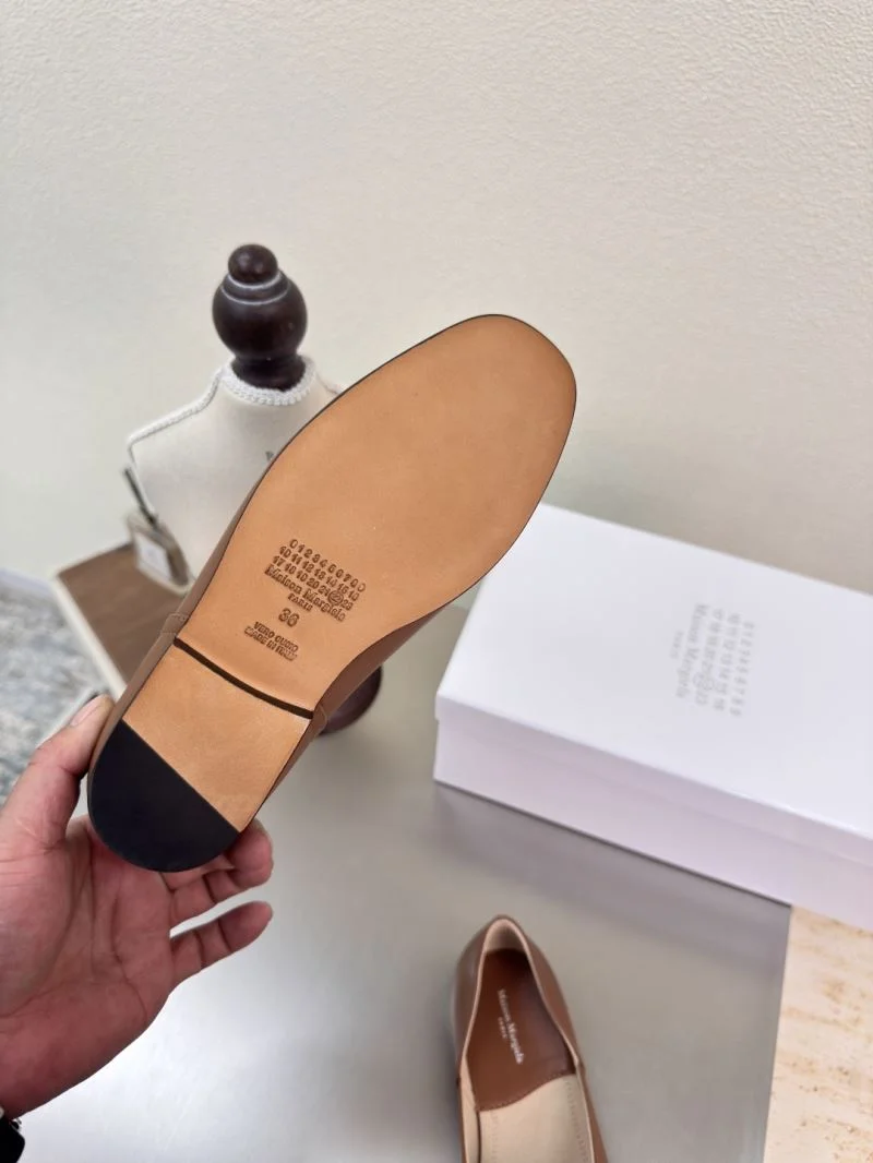 Exact replica Christian Louboutin Flat Shoes
