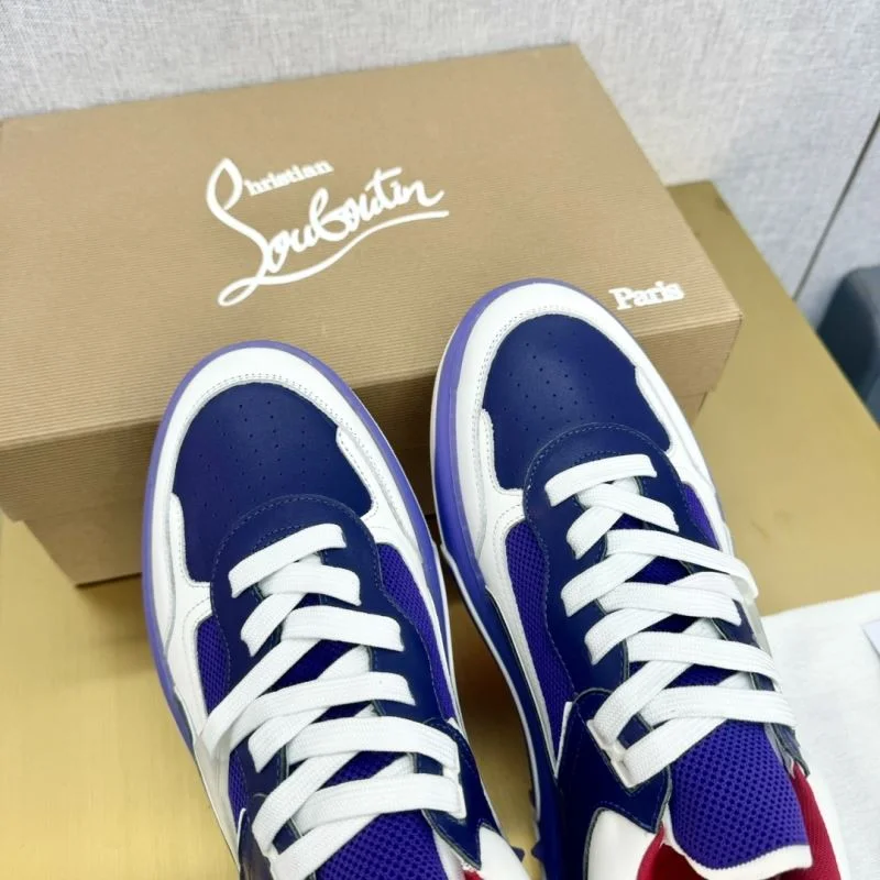 Accurate model Christian Louboutin Low Shoes