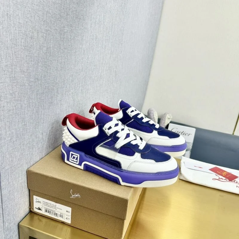 Accurate model Christian Louboutin Low Shoes