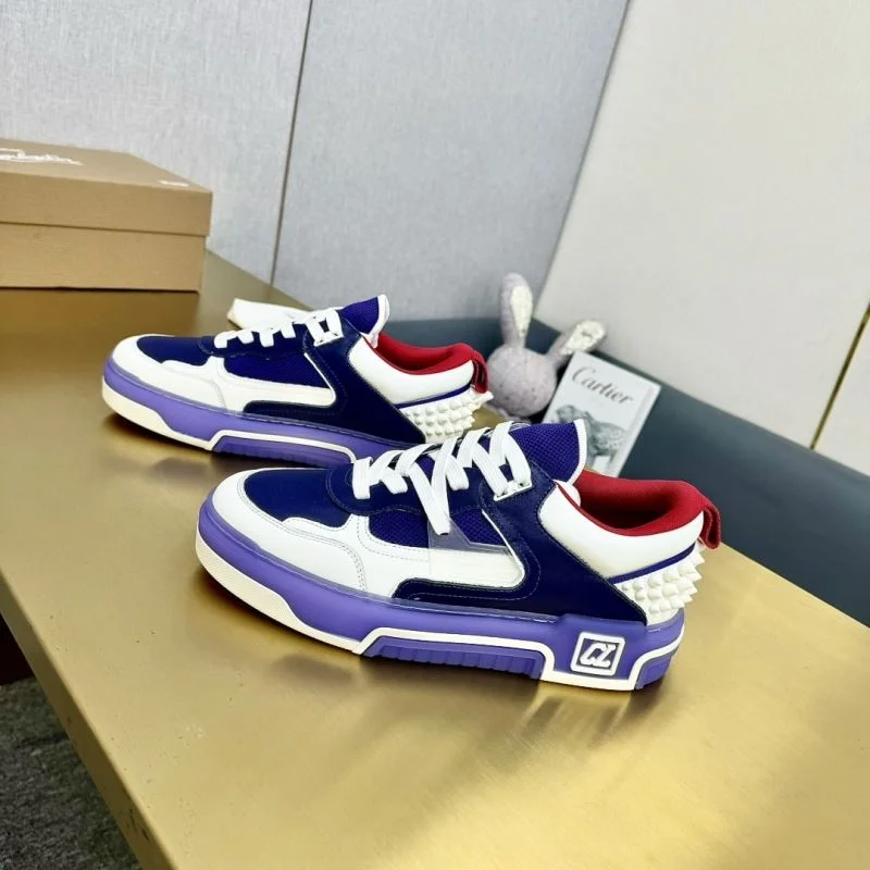 Accurate model Christian Louboutin Low Shoes