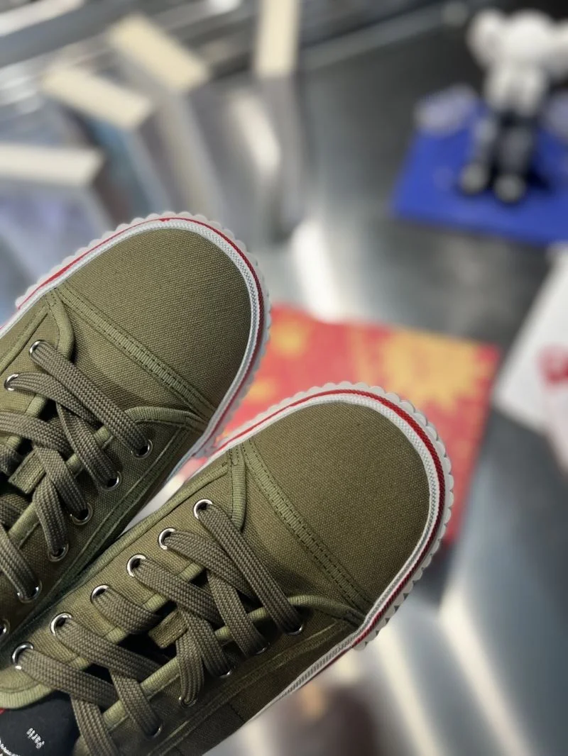 Brand-original Christian Louboutin Low Shoes