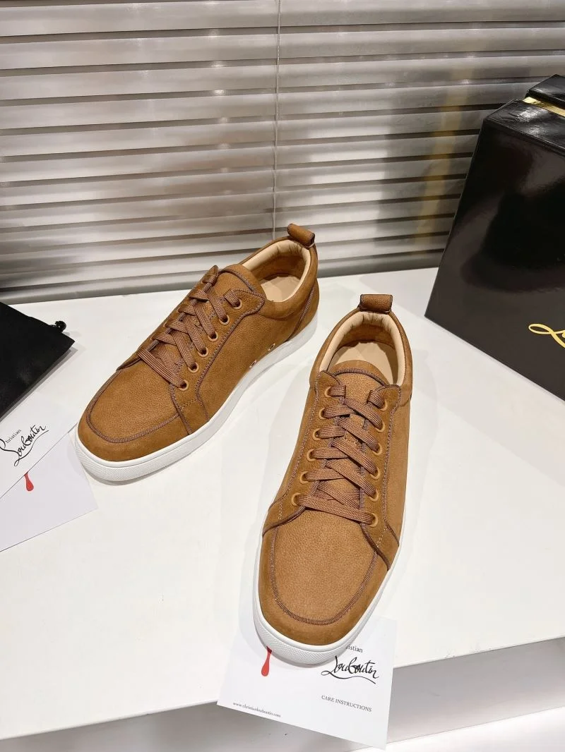 Bargain Christian Louboutin Low Shoes