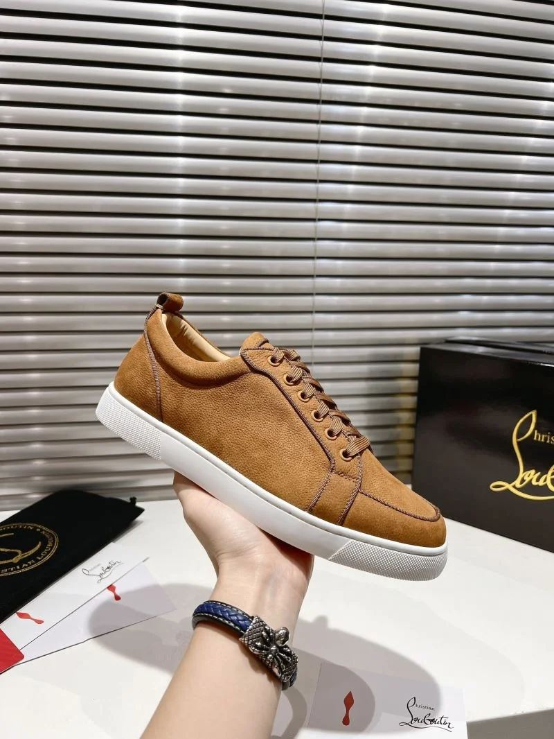 Bargain Christian Louboutin Low Shoes