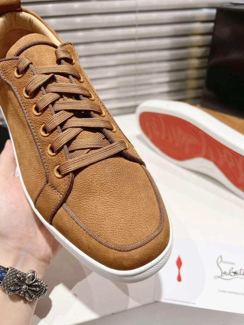 Bargain Christian Louboutin Low Shoes