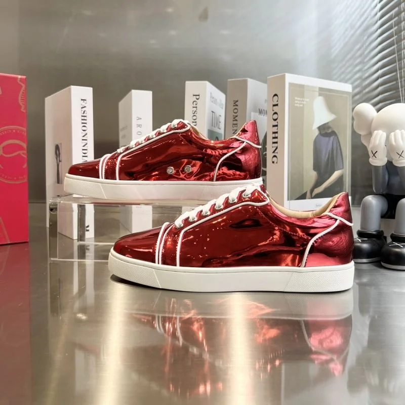 Accurate model Christian Louboutin Low Shoes