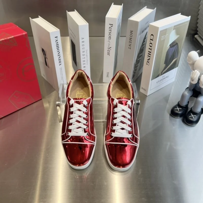 Accurate model Christian Louboutin Low Shoes