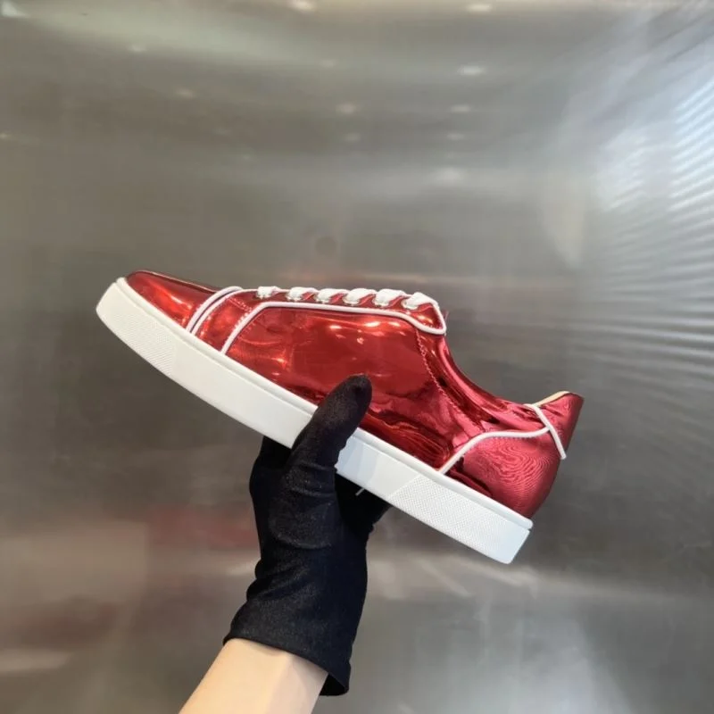 Accurate model Christian Louboutin Low Shoes