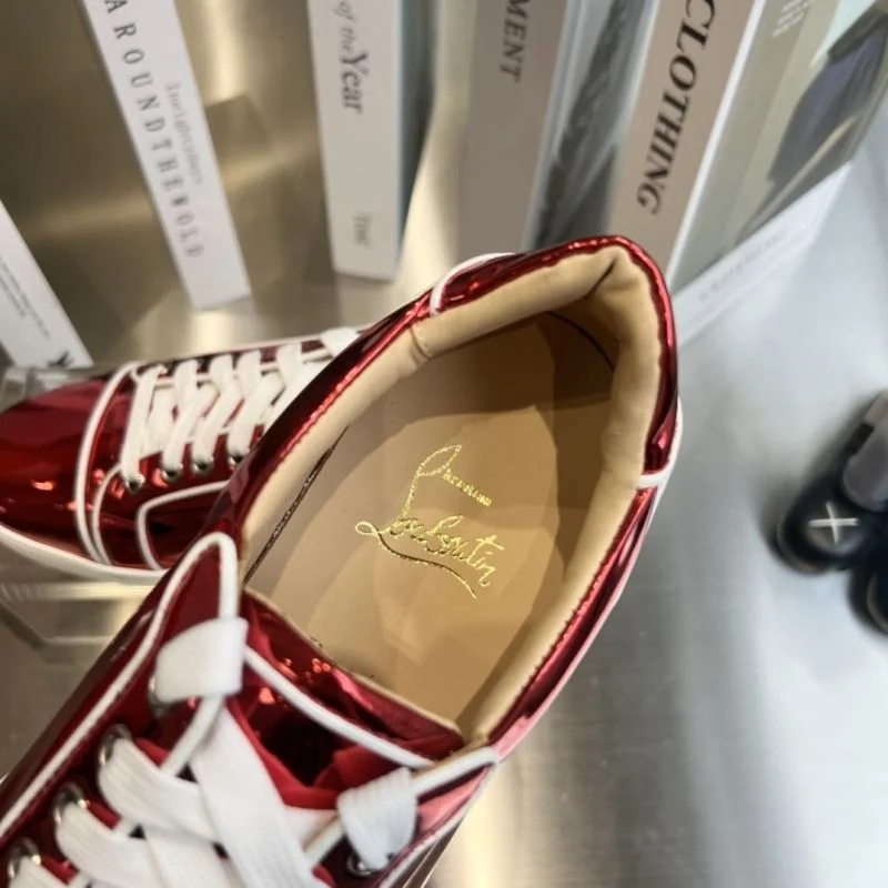 Accurate model Christian Louboutin Low Shoes
