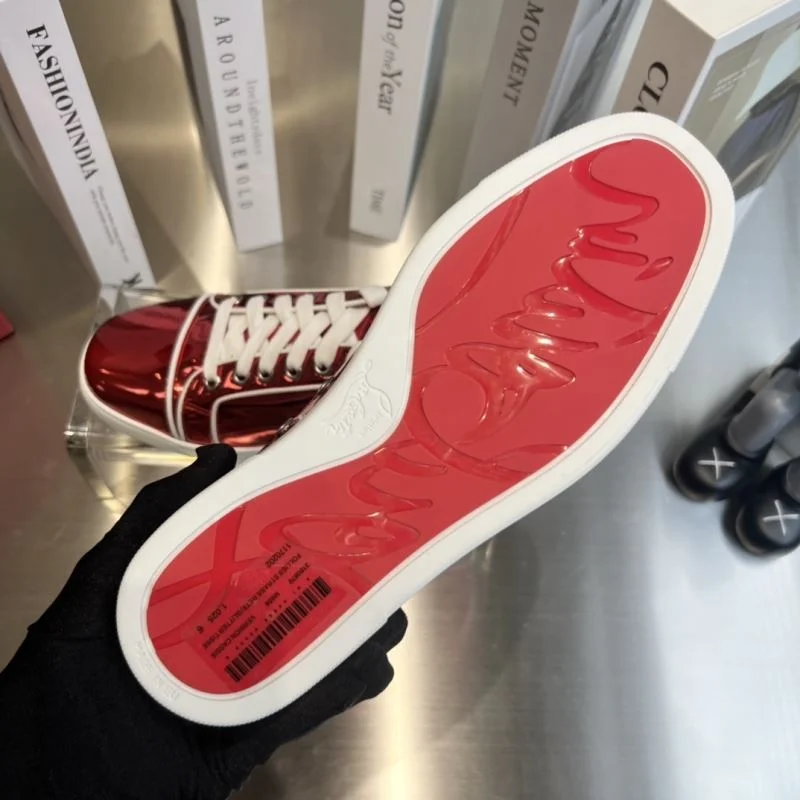Accurate model Christian Louboutin Low Shoes