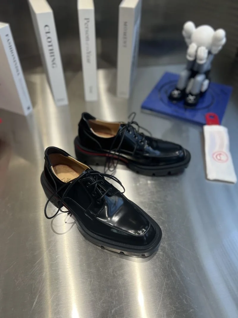 Top mirror Christian Louboutin Low Shoes
