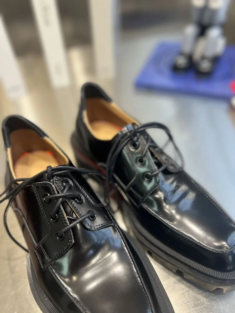Top mirror Christian Louboutin Low Shoes