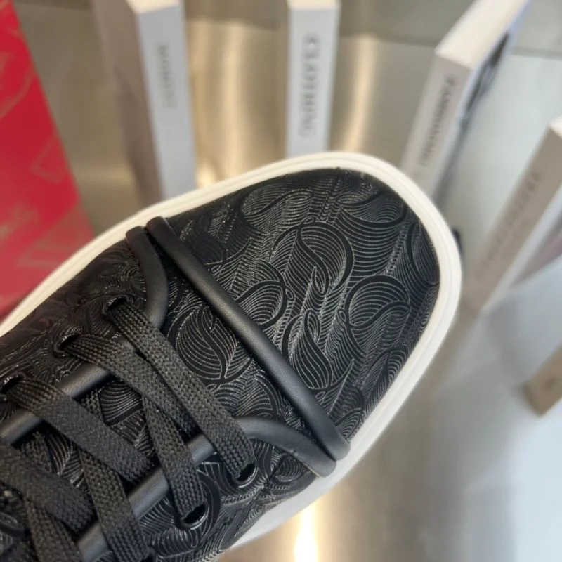 Bargain Christian Louboutin Low Shoes