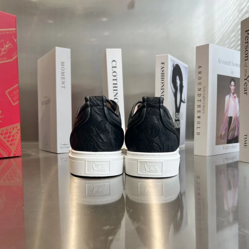 Bargain Christian Louboutin Low Shoes