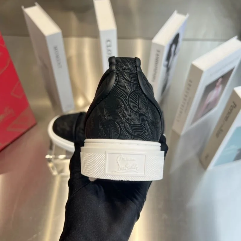 Bargain Christian Louboutin Low Shoes