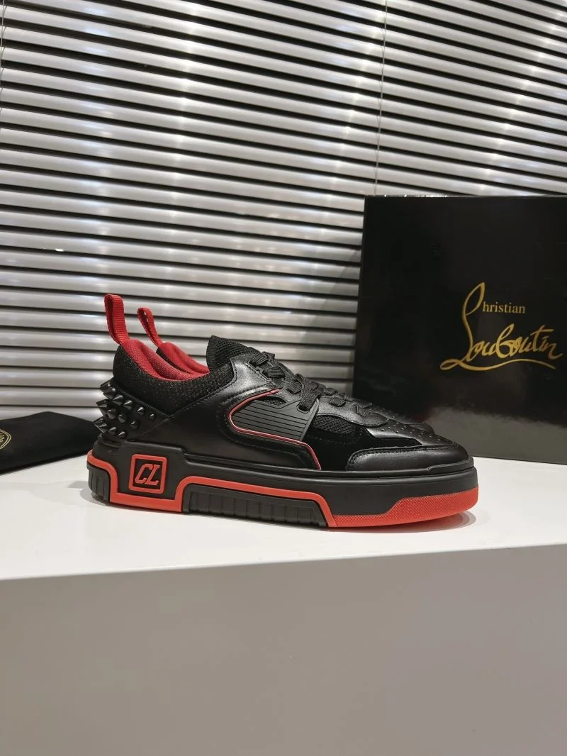 Bargain Christian Louboutin Low Shoes
