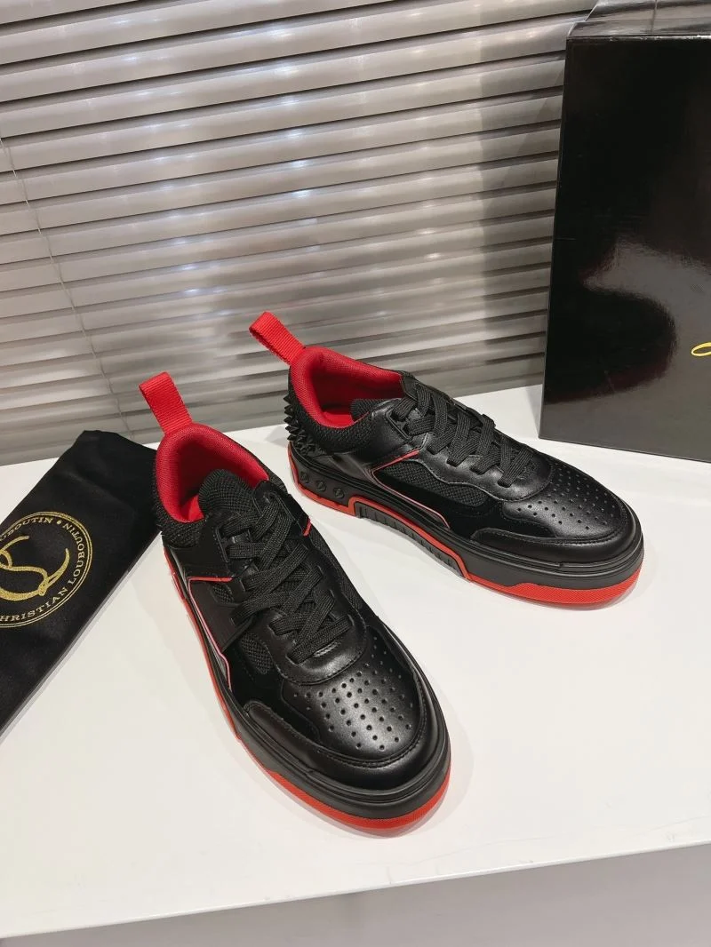 Bargain Christian Louboutin Low Shoes