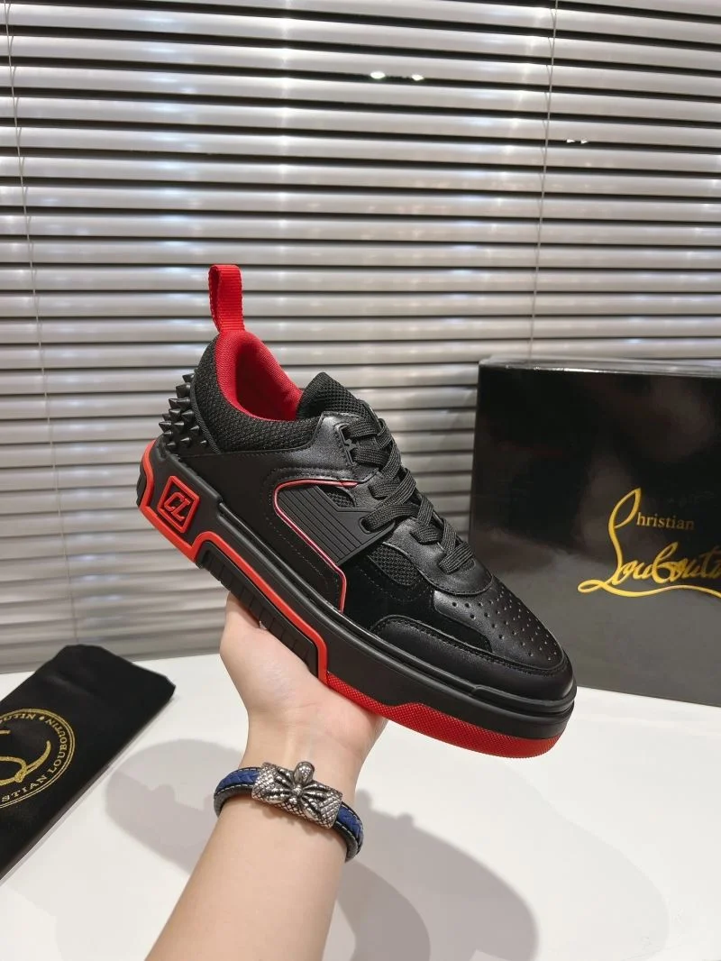Bargain Christian Louboutin Low Shoes